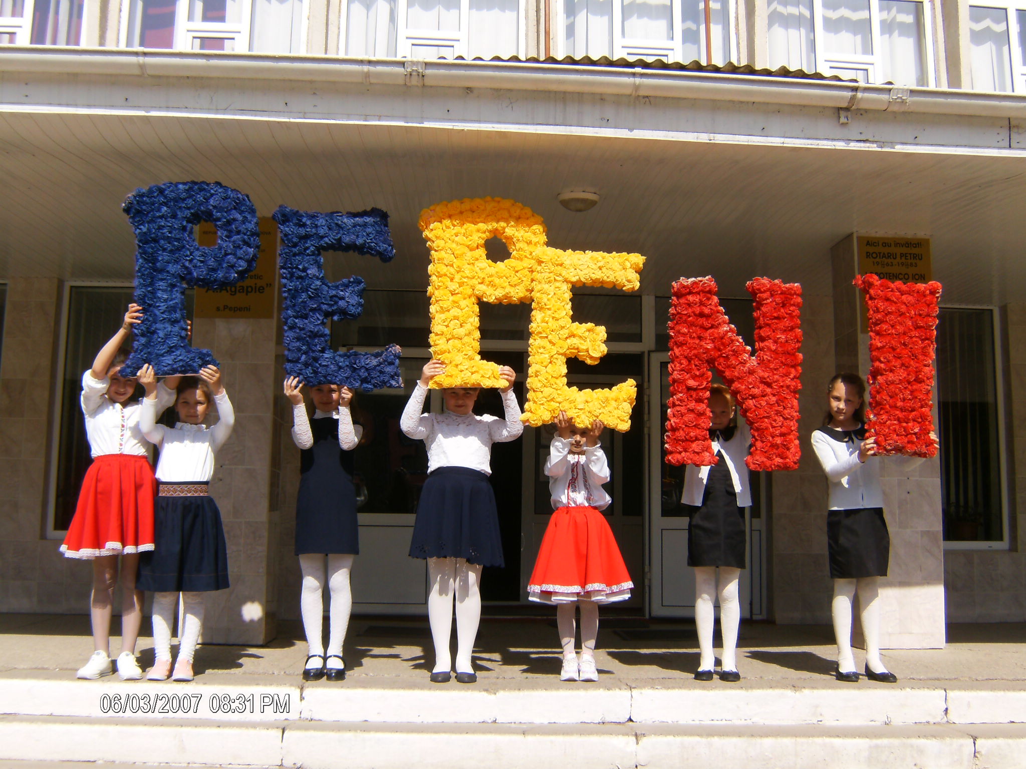 „Ziua drapelului” | Liceul Teoretic Alexandru Agapie satul Pepeni r-nul ...