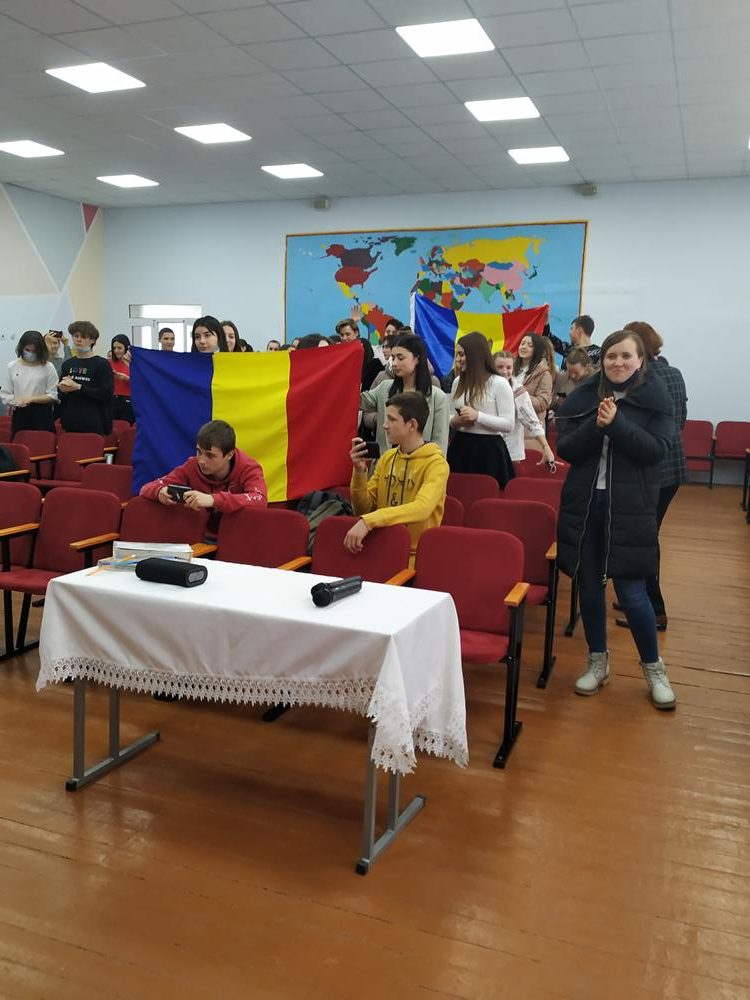 La mulți ani, România! La mulți ani, Români! | Liceul Teoretic ...