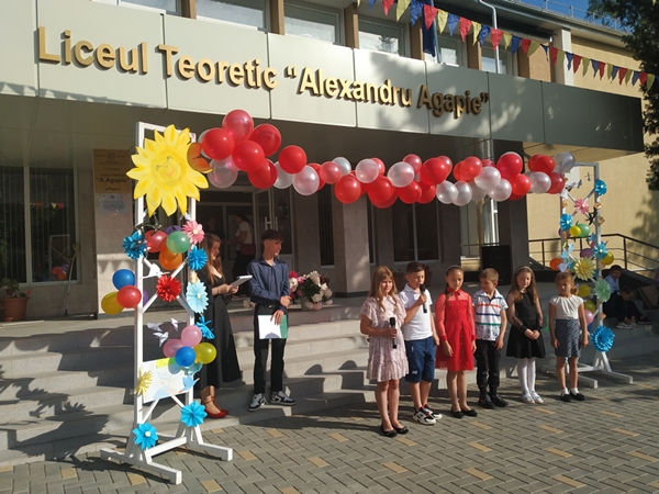 „Copilărie-păpădie!” – cântec, dans și voie bună | Liceul Teoretic ...